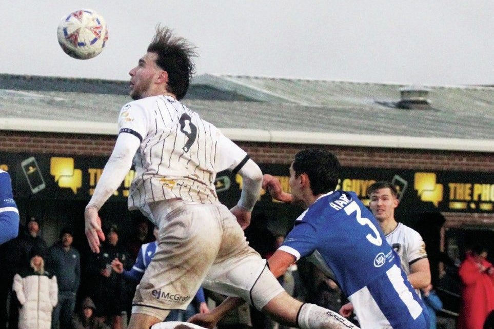 Weston-Super-Mare 1-2 Hornchurch: Classy Urchins wound Seagulls - The ...