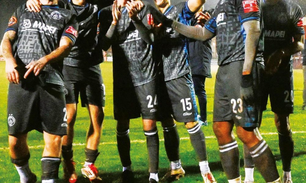 YELTZ’S TRIPLE SALVO SEALS NO.9 DERBY! - The Non-League Football Paper