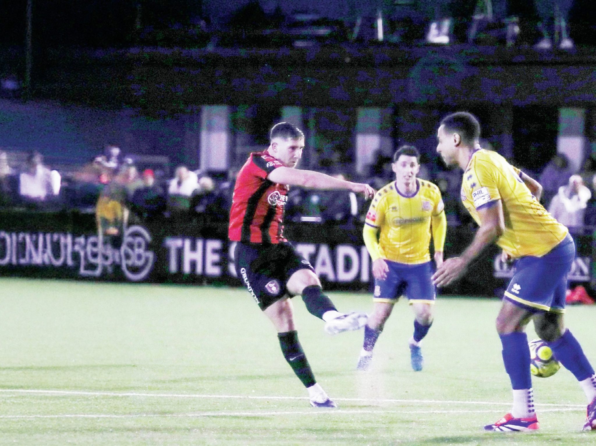 ROBINS’ LATE SHOW IS SICKENER FOR BOATMEN - The Non-League Football Paper